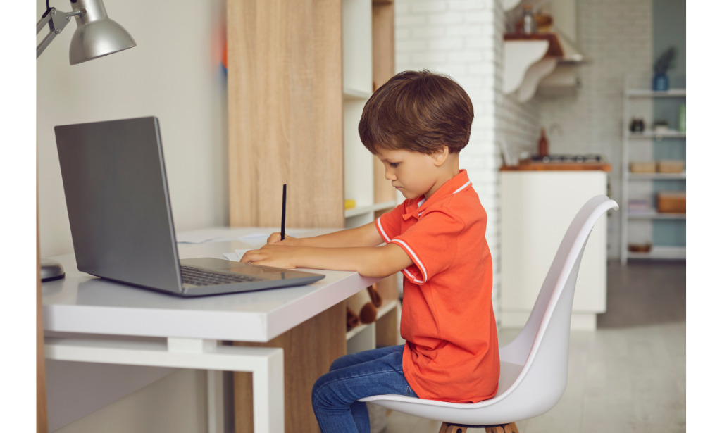 Top Tips for Promoting Independent Learning While Homeschooling